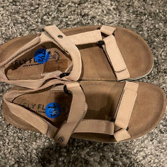 Fly Flot | Shoes | Fly Flot Nwob Cream Leather Sandals Sz 38 | Poshmark